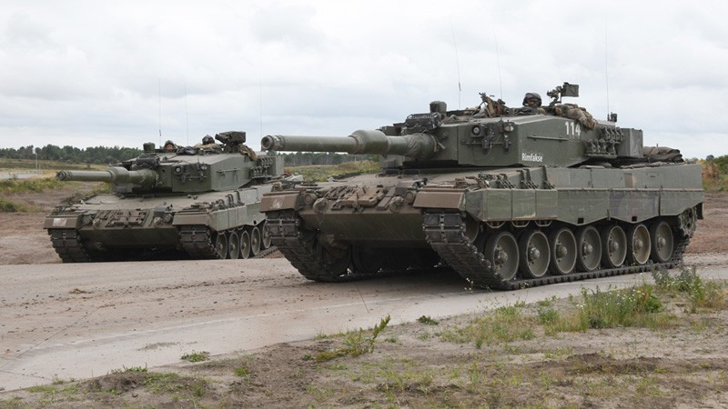 Slovakia to receive first Leopard 2 A4 tanks in December | CZDEFENCE ...