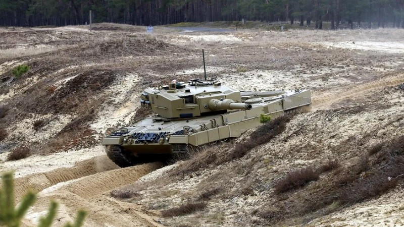 Slovakia wants modern main battle tanks, plans to buy up to 104 of them ...
